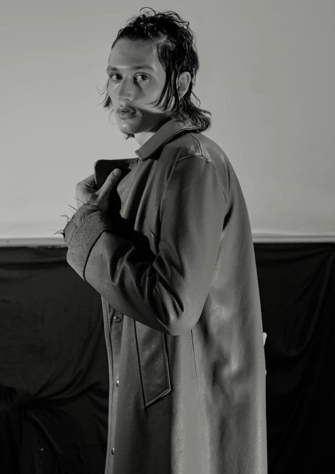 Oliver Nicholson | Fashion Model Management srl